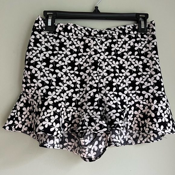 Who What Wear | Shorts | Who What Wear Black White Floral Ruffle Shorts ...